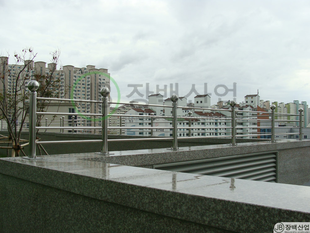 스텐난간계단핸드레일 계단스텐휀스핸드레일스텐레스난간대대구그레이팅휀스평철펜스공사강화유리난간스텐레스난간스텐레스계단핸드레일 네이버 블로그