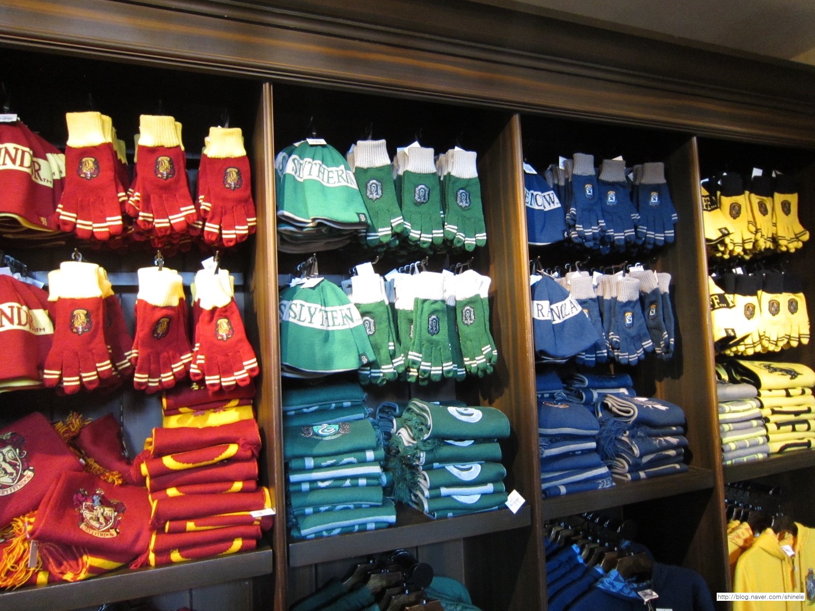 2016 오사카 유니버셜스튜디오 해리포터기념품해리포터목도리호그와트해리포터망토퀴디치그리핀도르해리포터해리포터빗자루스니치입장권 네이버 블로그