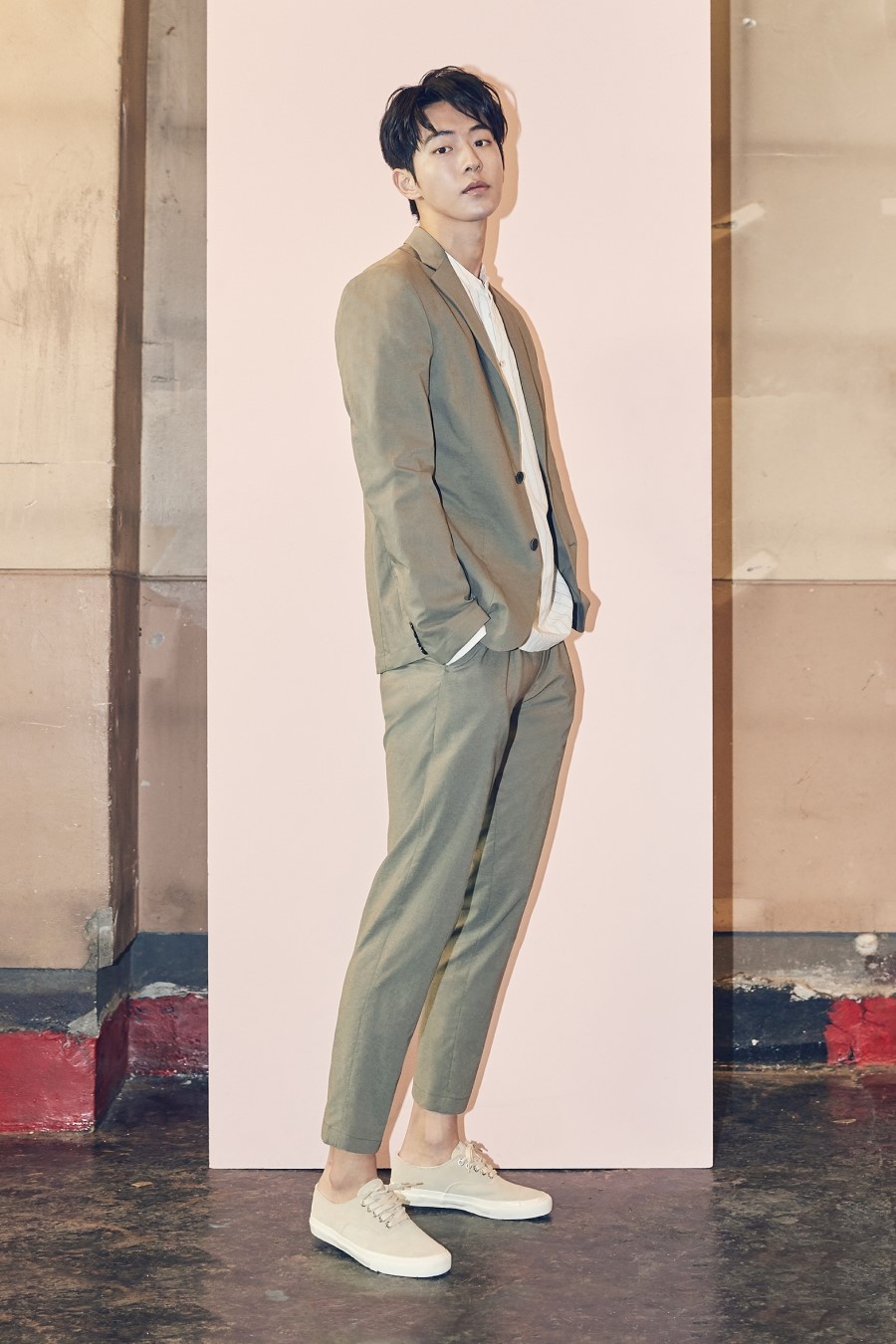 스타일 좋은 남주혁 패션 화보 필름 Timsqurd ♩ 남자 봄 옷 코디 티아이포맨 맨투맨 네이버 블로그