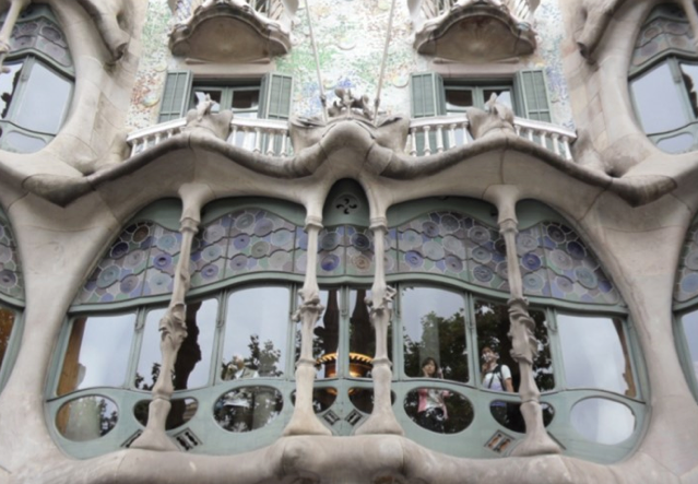 [건축가 안토니오 가우디] 스페인 건축가 안토니오 가우디 의 건축물 (구엘별장 , 구엘궁전 , 카사바트요) : 네이버 블로그