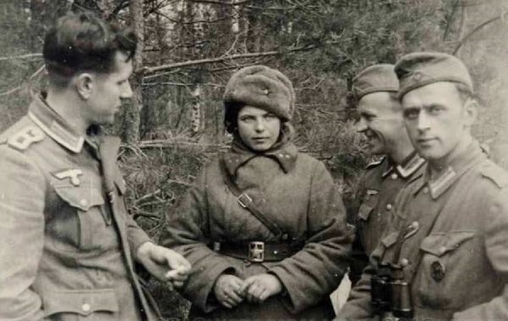 독일군에게 잡힌 소련군 여성 포로들[WW2 German Army captured Soviet female Soldier POW ...