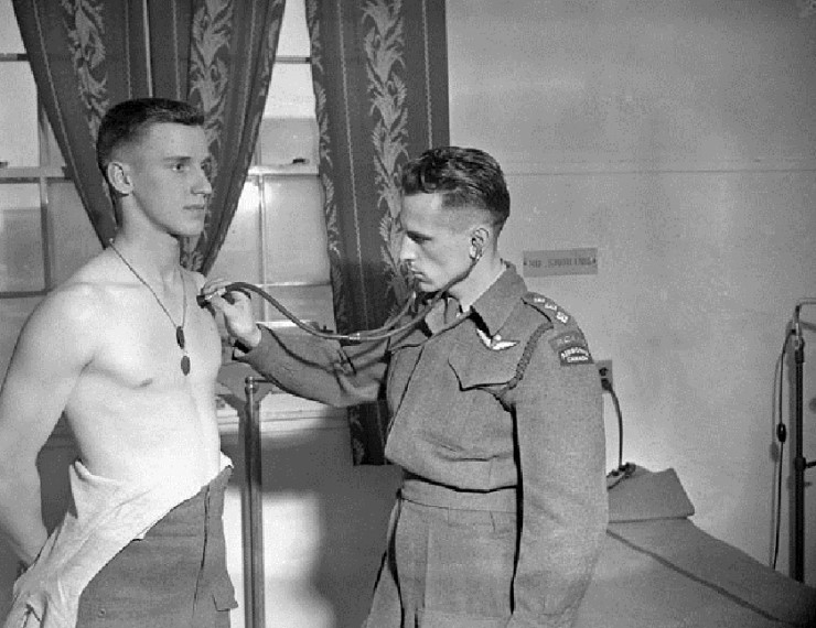 2차 세계대전 군대 징집병들의 신체검사[WW2 Military conscript soldiers physical ...