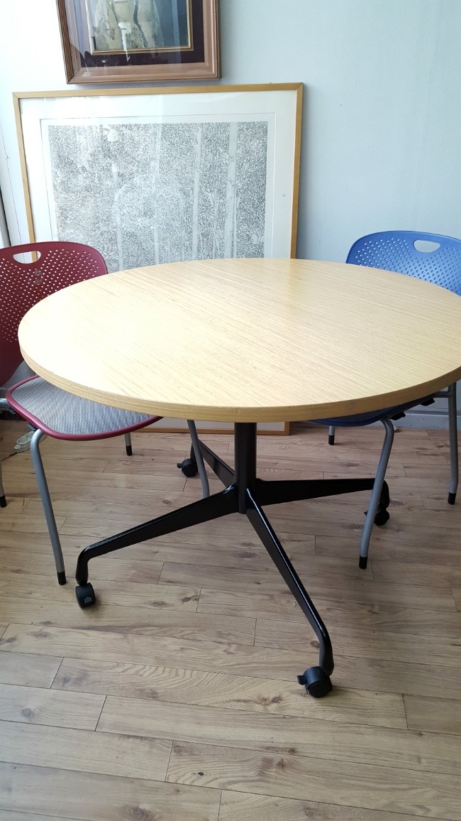 soldout !!허먼밀러 임스 테이블 Eames Herman Miller round table wheels base ...